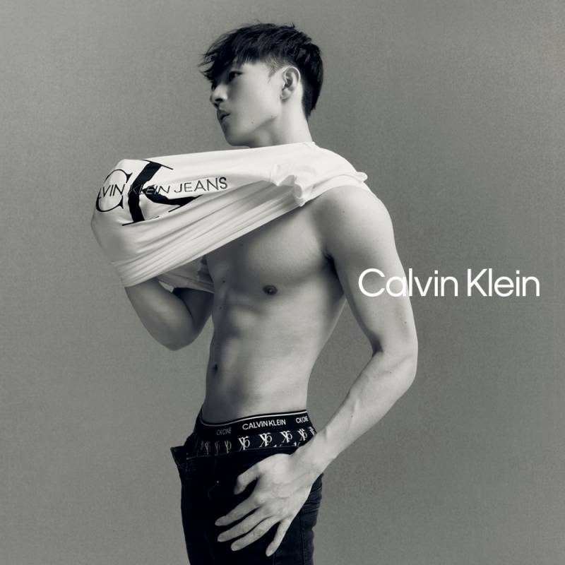 多圖！MIRROR 4子接CK廣告 完美身材及腹肌令鏡粉尖叫 | 娛樂 | GOtrip.hk